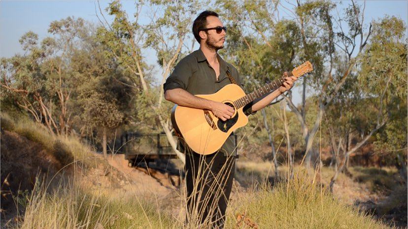 Acoustic Friday with Dave Crowe | Off The Leash