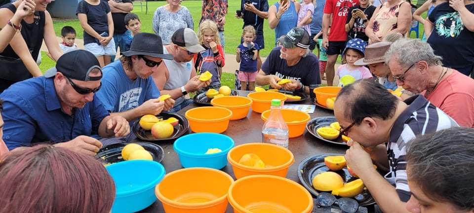 Berry Springs Mango Market | Off The Leash