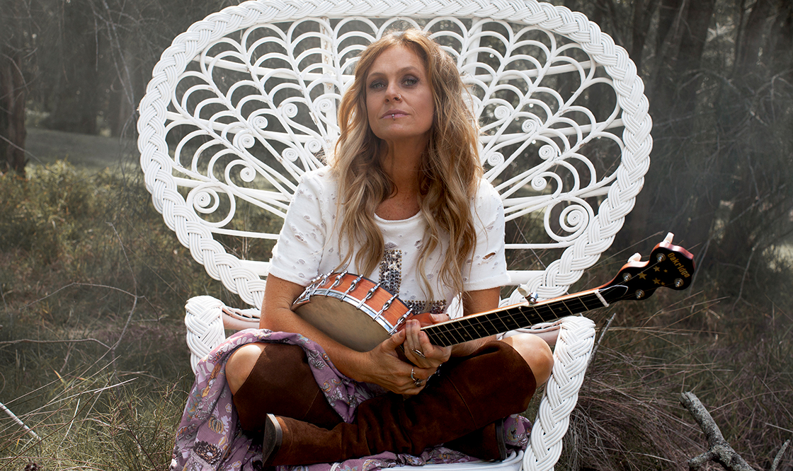 Kasey Chambers - The Captain 20th Anniversary Tour | Off The Leash